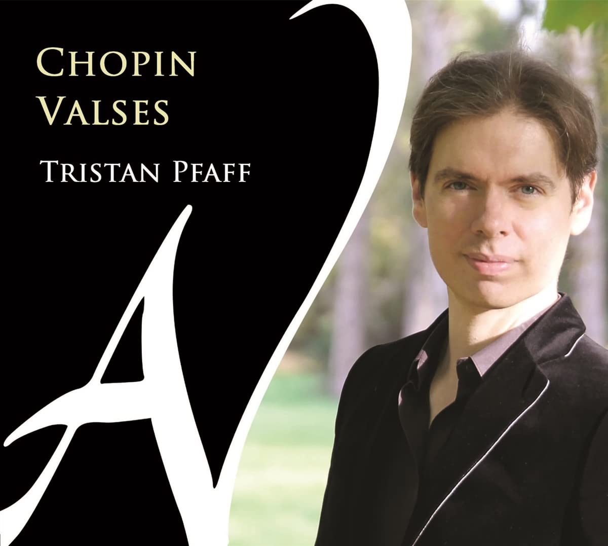 Tristan Pfaff nous invite à valser avec Chopin | Crescendo Magazine